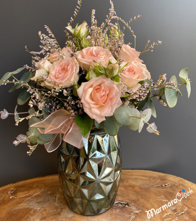 Cam Vazoda Rose Aranjman, Vazoda Güller, Cam Vazoda Gül Aranjman