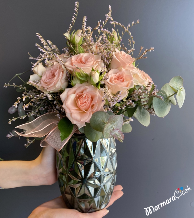 Cam Vazoda Rose Aranjman, Vazoda Güller, Cam Vazoda Gül Aranjman